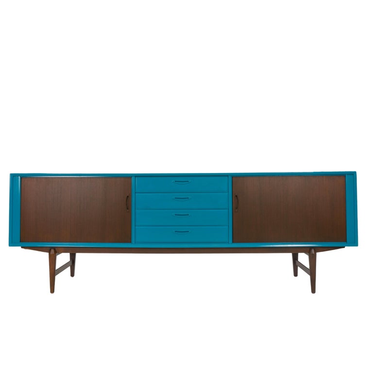 Mid-Century Modern Sideboard with Drawers For Sale at 1stDibs