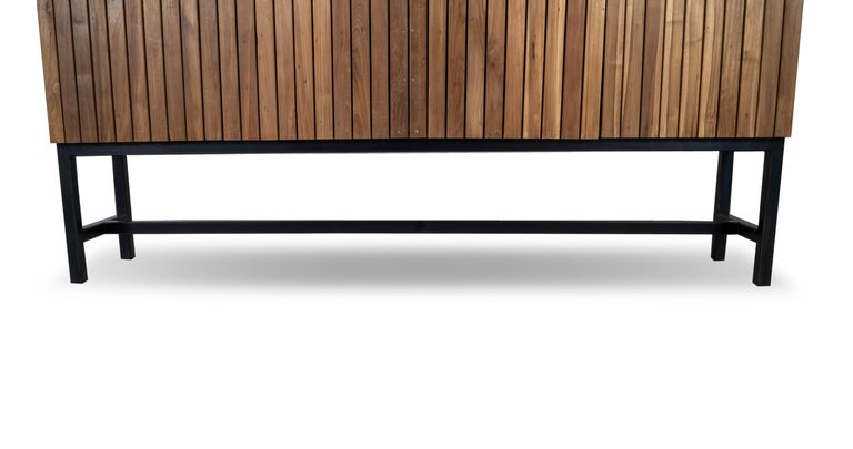 Mid-Century Modern Slat Front Console For Sale at 1stDibs