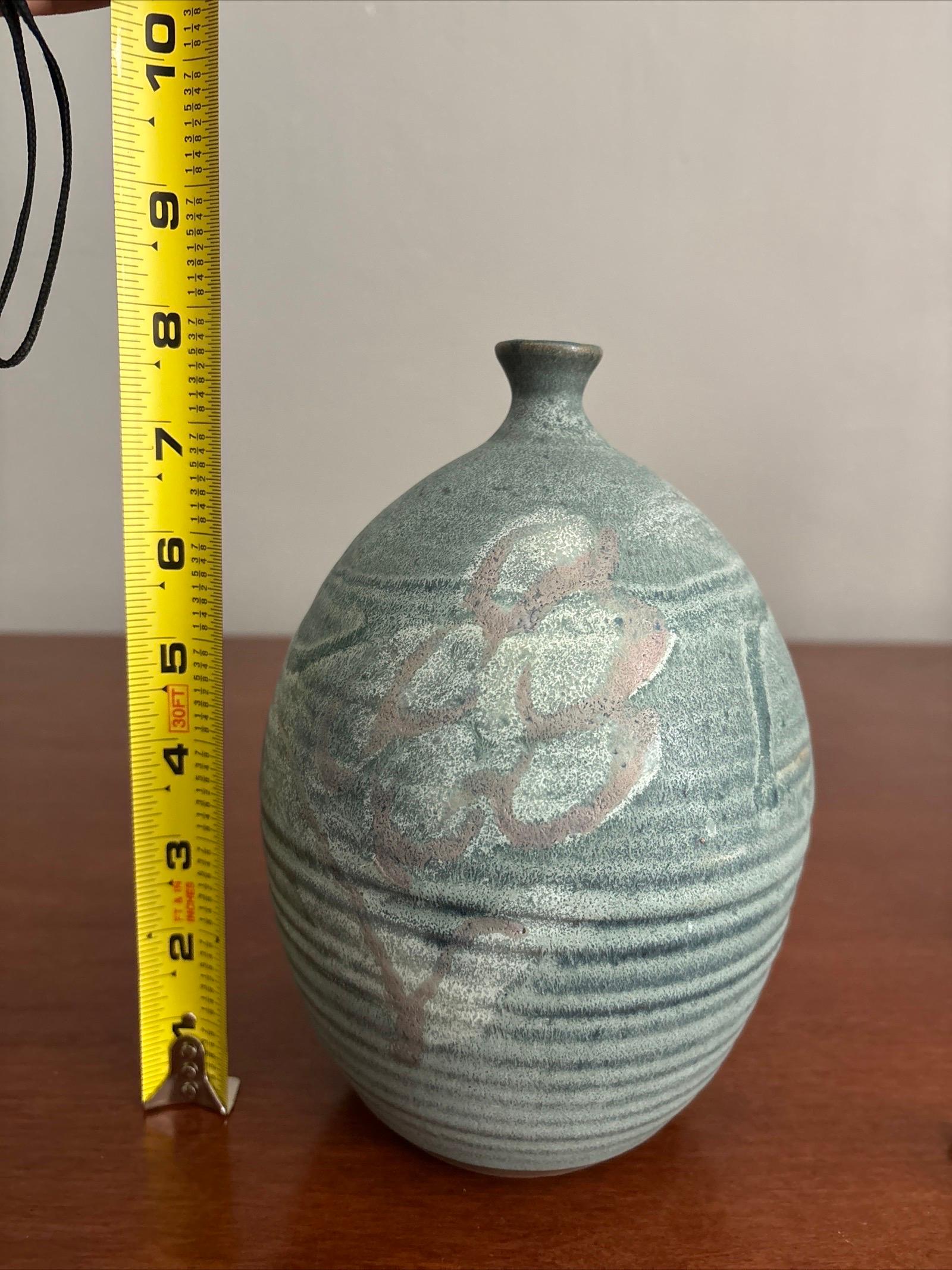 Mid century modern studio weed pot. For Sale at 1stDibs