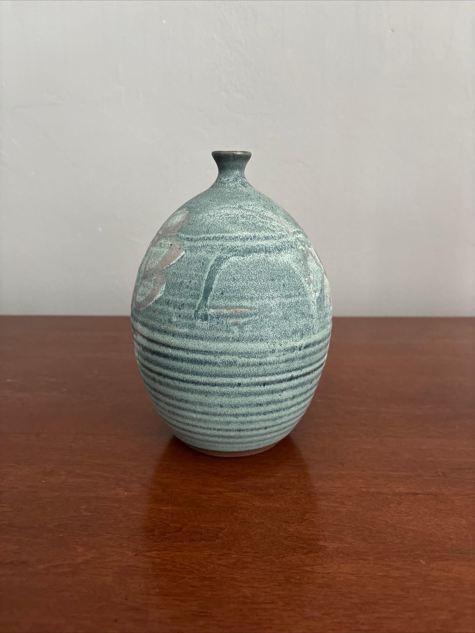 Mid century modern studio weed pot. For Sale at 1stDibs