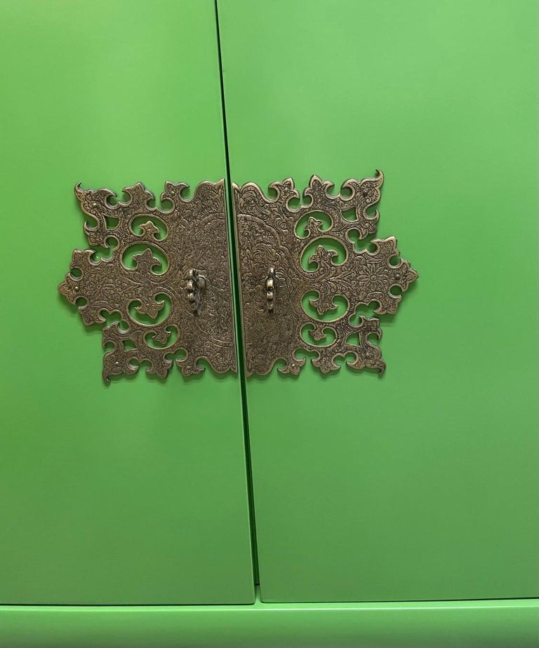 Mid-Century Modern Style Chinoiserie Asian Green Lacquered Console Bar ...