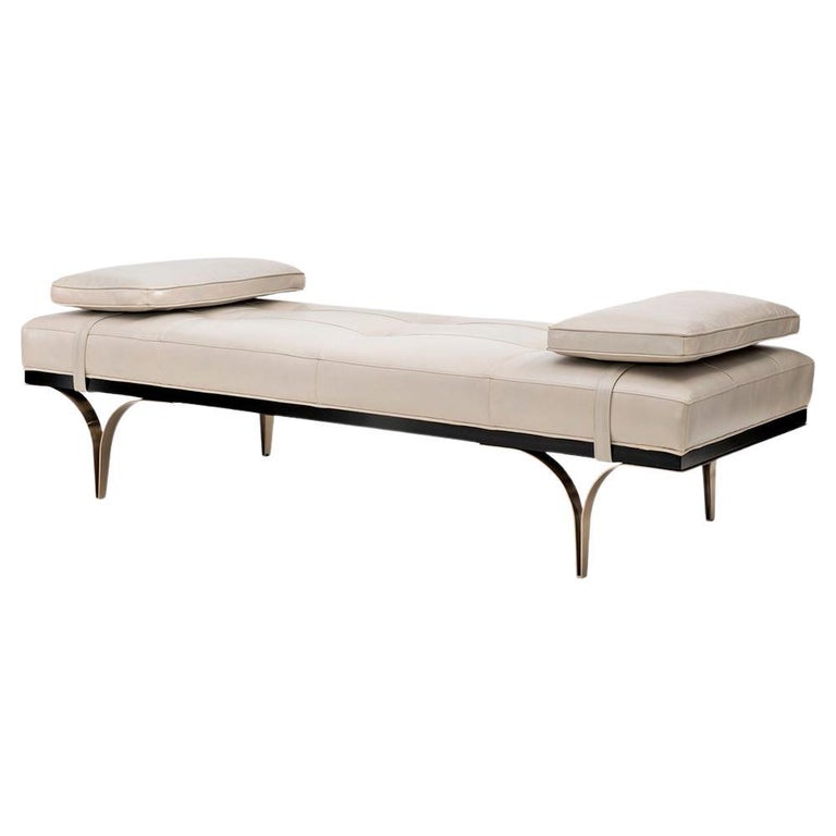 Mid-Century Modern Style Daybed For Sale at 1stDibs