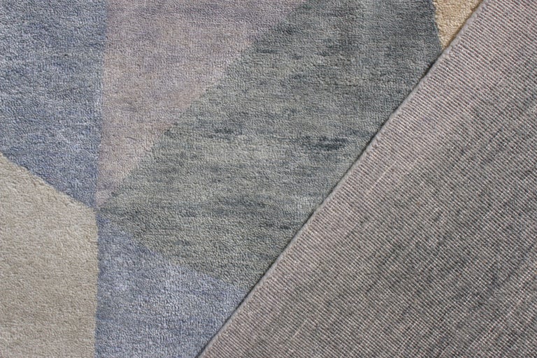 Rug and Kilim's Mid-Century Modern Style Rug in Silver Gray Geometric ...
