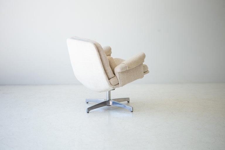 Mid-Century Modern Swivel Lounge Chair by Founders For Sale at 1stDibs