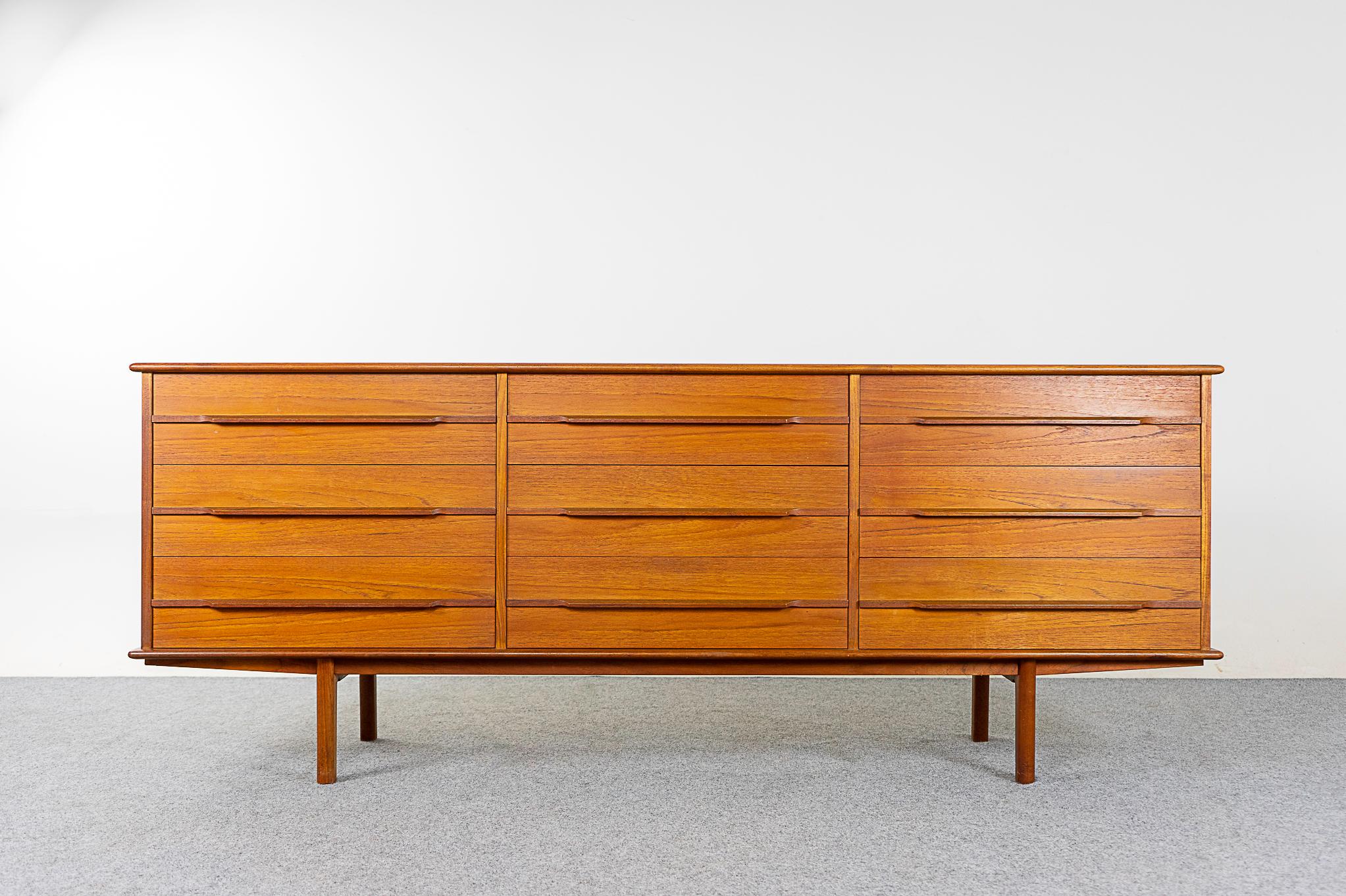 Mid-Century Modern Teak Long Low Dresser For Sale at 1stDibs