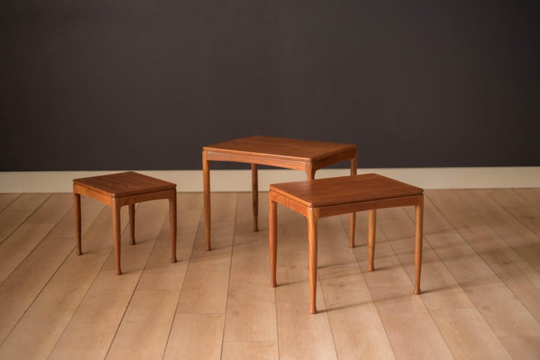Mid-Century Modern Teak Set of Nesting Tables at 1stDibs