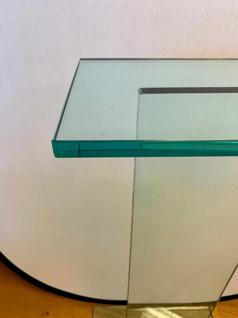 Mid-Century Modern Thick Glass Sculptural Pedestal Stand Column at 1stDibs