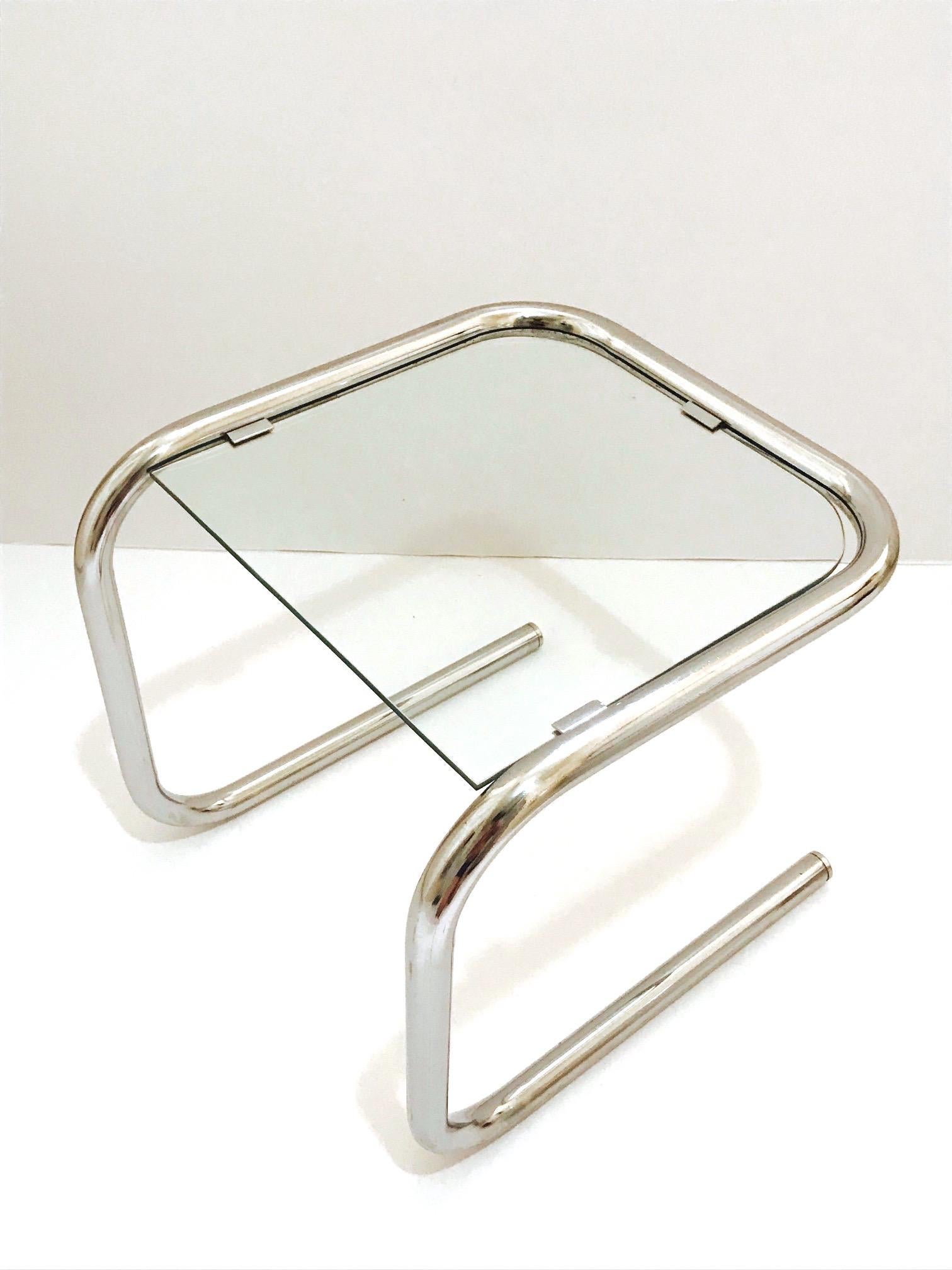 Mid-Century Modern Tubular Chrome Side Table in the Style of Thonet ...