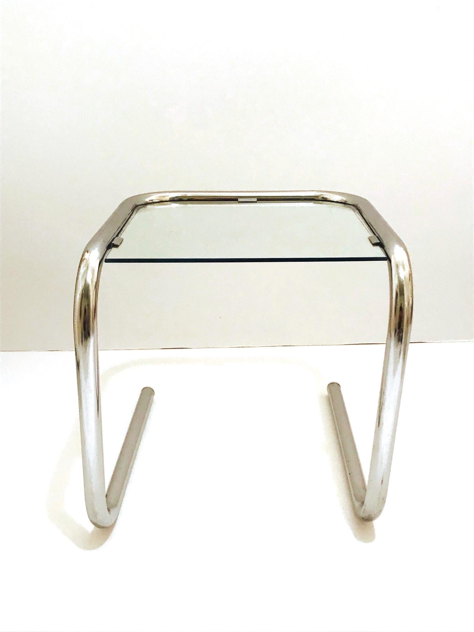 Mid-Century Modern Tubular Chrome Side Table in the Style of Thonet ...