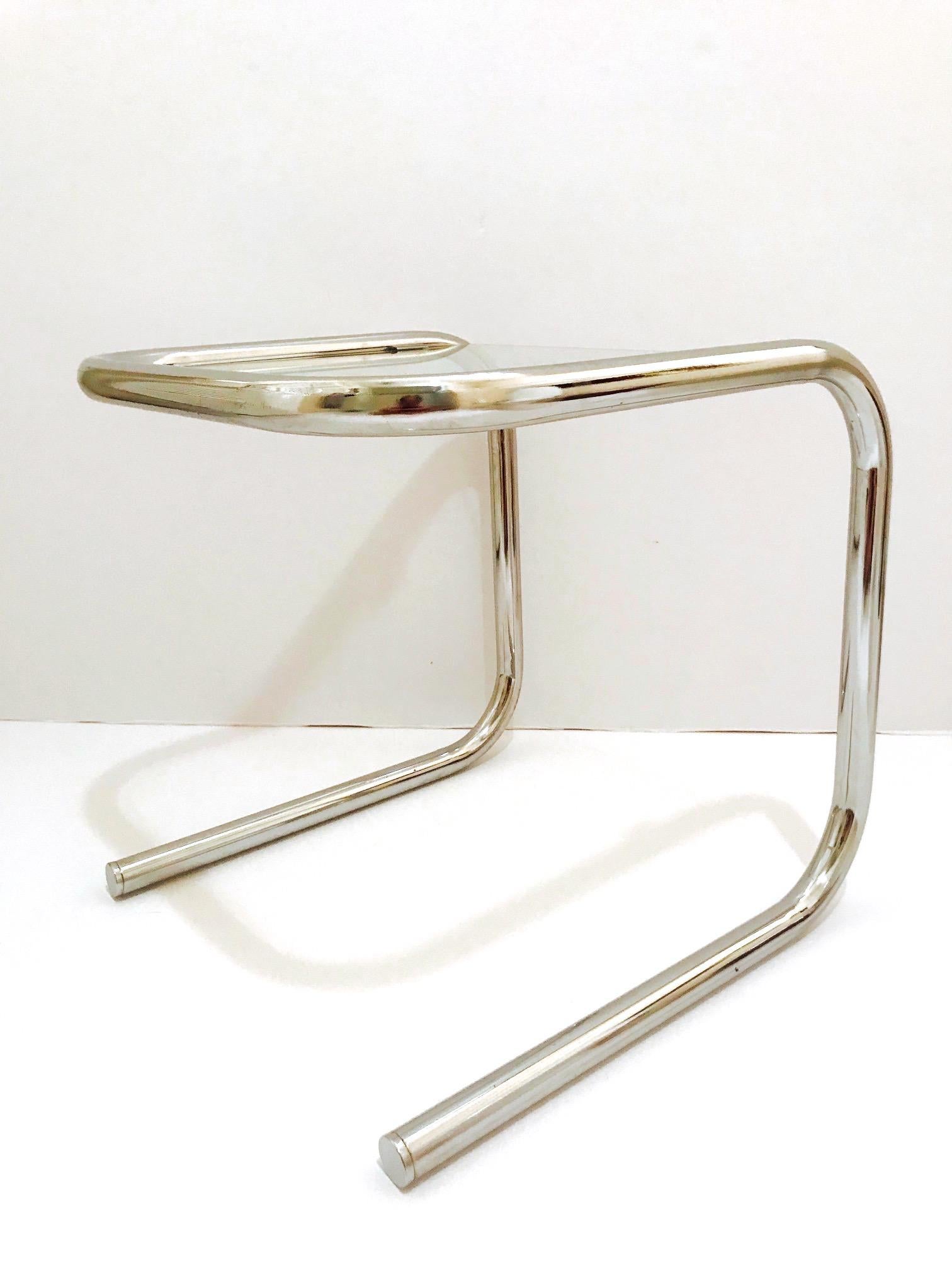 Mid-Century Modern Tubular Chrome Side Table in the Style of Thonet ...