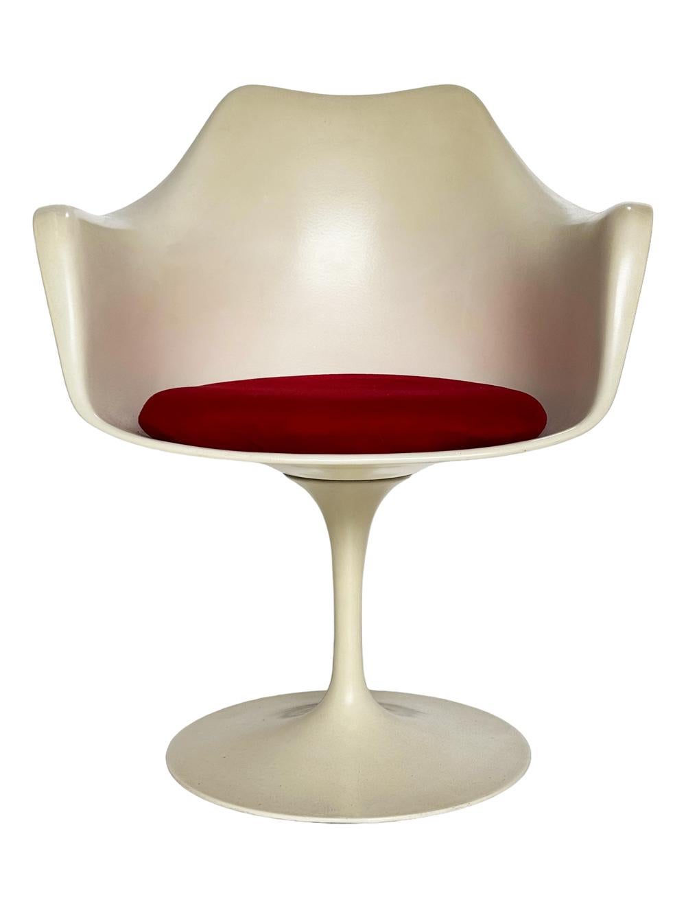 Mid-Century Modern Tulip Swivel Side or Dining Chair by Eero Saarinen for Knoll For Sale at 1stDibs