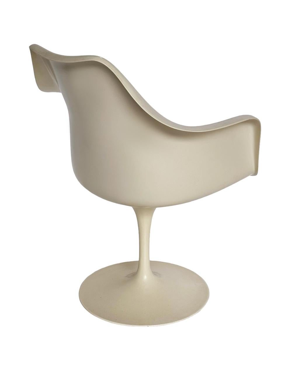 Mid-Century Modern Tulip Swivel Side or Dining Chair by Eero Saarinen for Knoll For Sale at 1stDibs