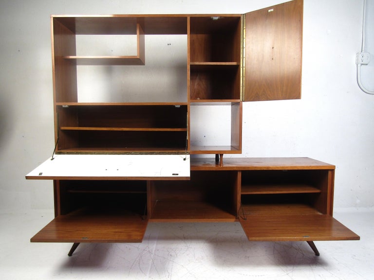 Mid-Century Modern Two-Piece Hutch at 1stDibs