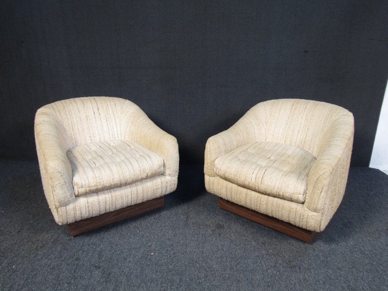 Mid-Century Modern Upholstered Club Chairs at 1stDibs