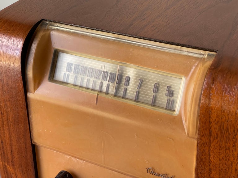Mid Century Modern Vintage Antique Cathedral Radio by Detrola Alexander ...