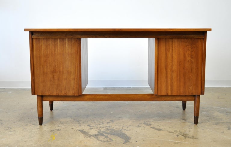 Mid-Century Modern Walnut Desk at 1stDibs