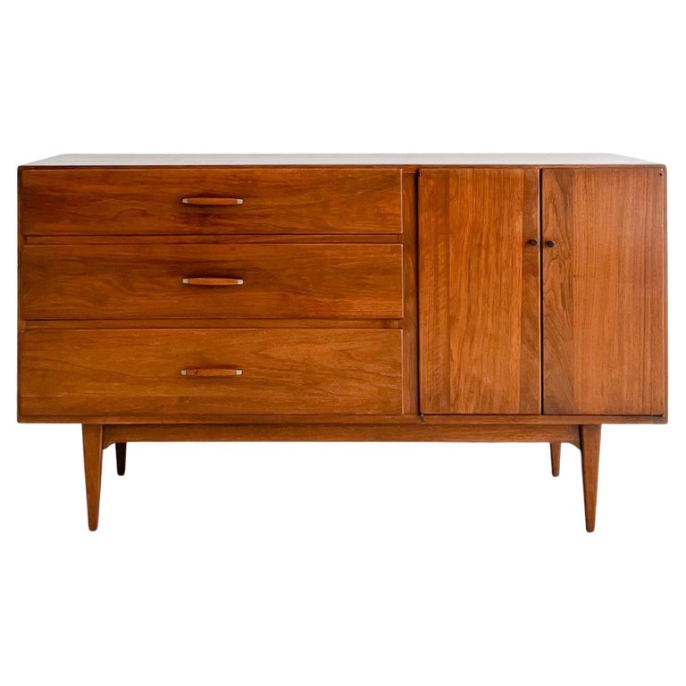 Modernes Buffet/Kredenza aus Nussbaum aus der Jahrhundertmitte von ...
