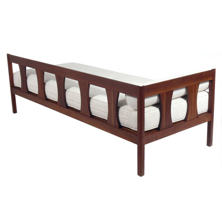 Mid-Century Modern Walnut Daybed at 1stDibs | walnut day bed, mid ...