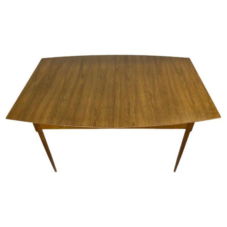 Mid Century Modern Walnut Dining Table For Sale at 1stDibs
