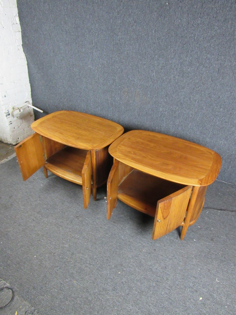Mid-Century Modern Walnut End Tables For Sale at 1stDibs