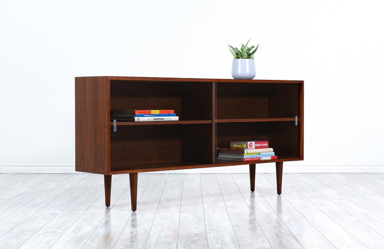 Mid-Century Modern Walnut and Glass Bookcase at 1stDibs