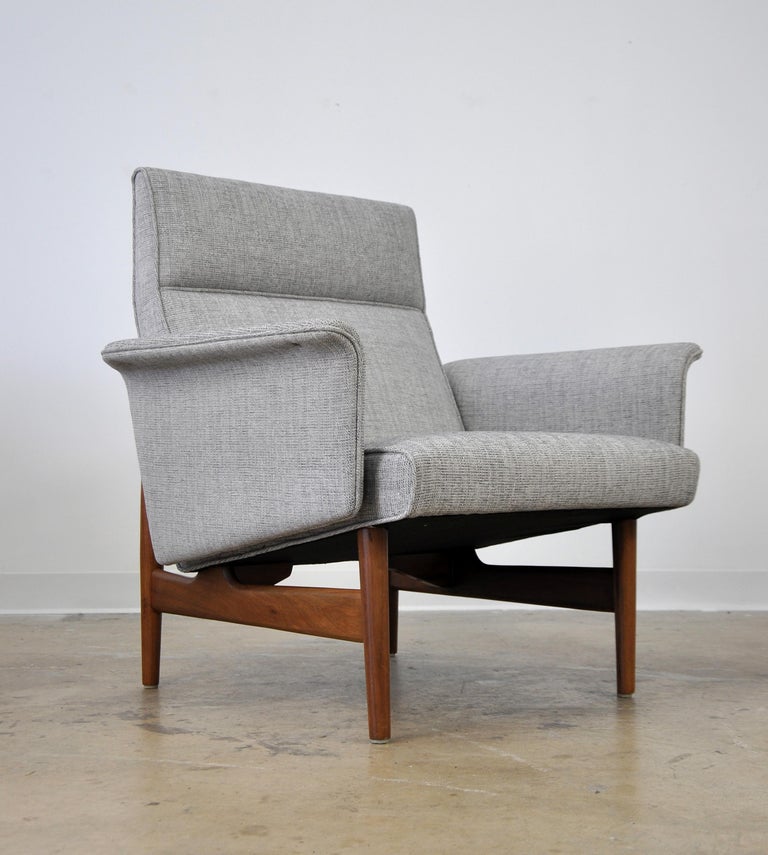 Mid-Century Modern Walnut Light Gray Lounge Chair at 1stDibs
