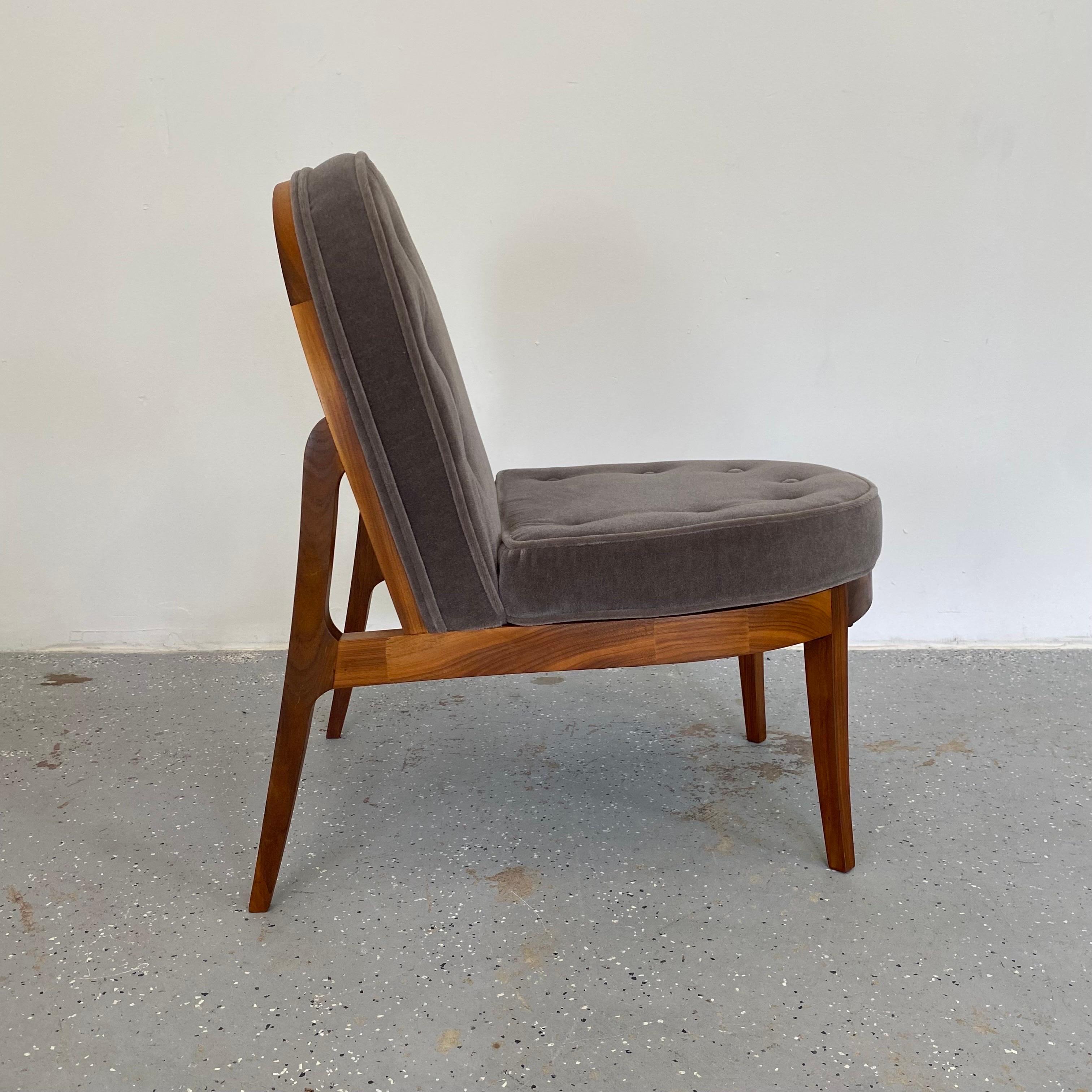 Mid-Century Modern Walnut Lounge Chairs, a Pair at 1stDibs