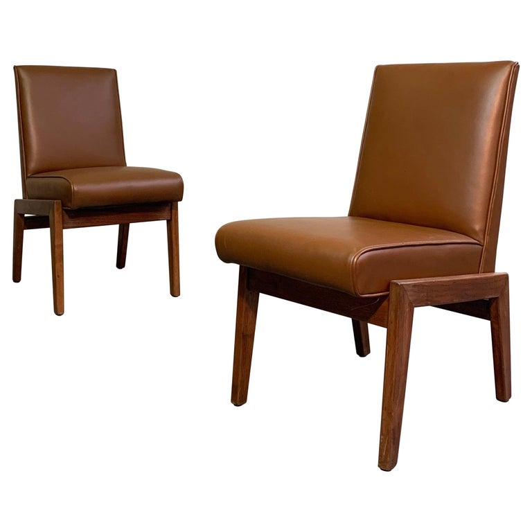 Mid-Century Modern Walnut Naugahyde Chairs Attrib Jens Risom For Sale ...