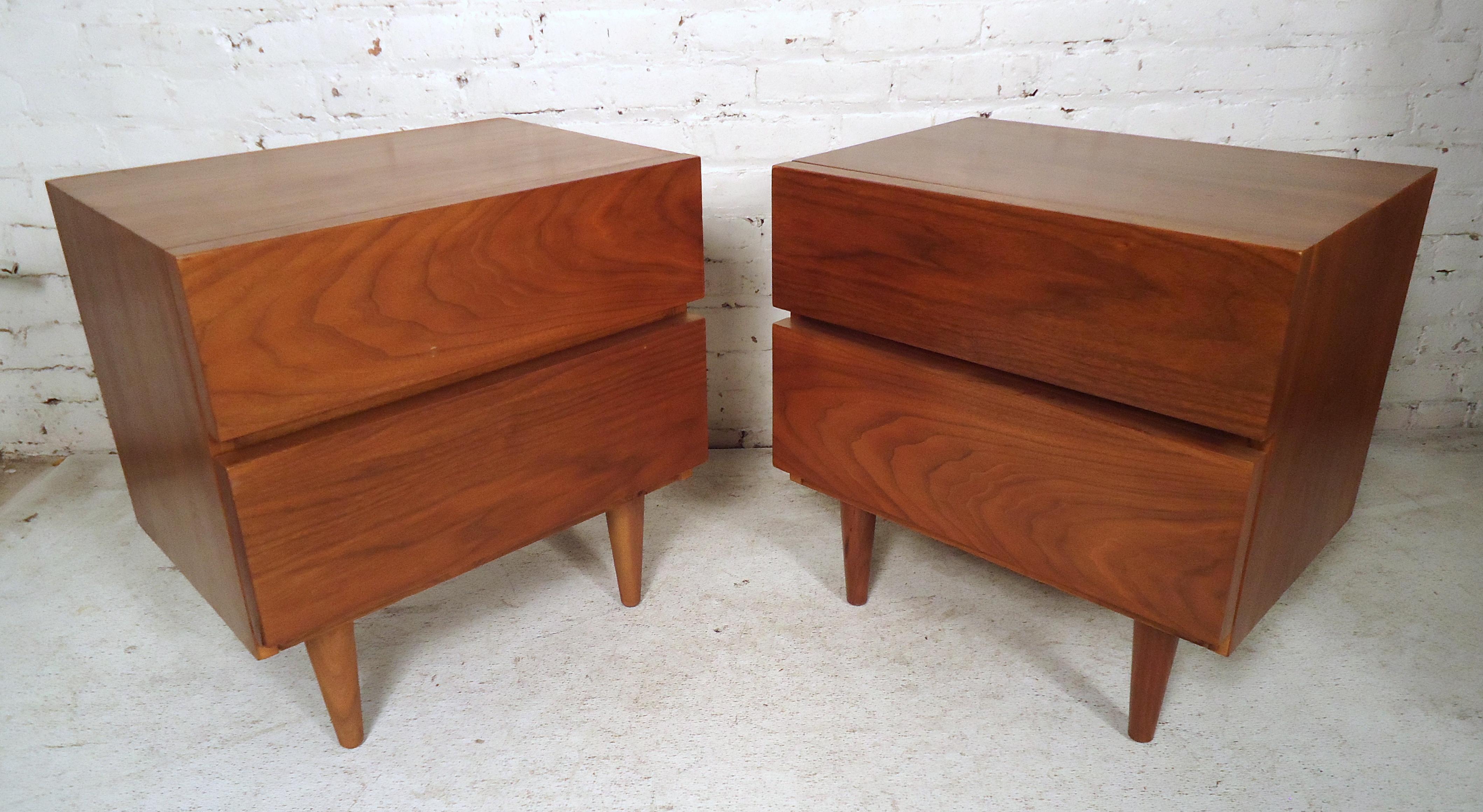 Mid-Century Modern Walnut Nightstands at 1stDibs