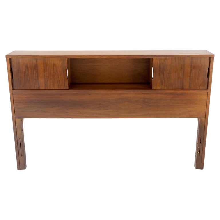 Mid-Century Modern Walnut Queen Size Sliding Door Compartment Bed ...