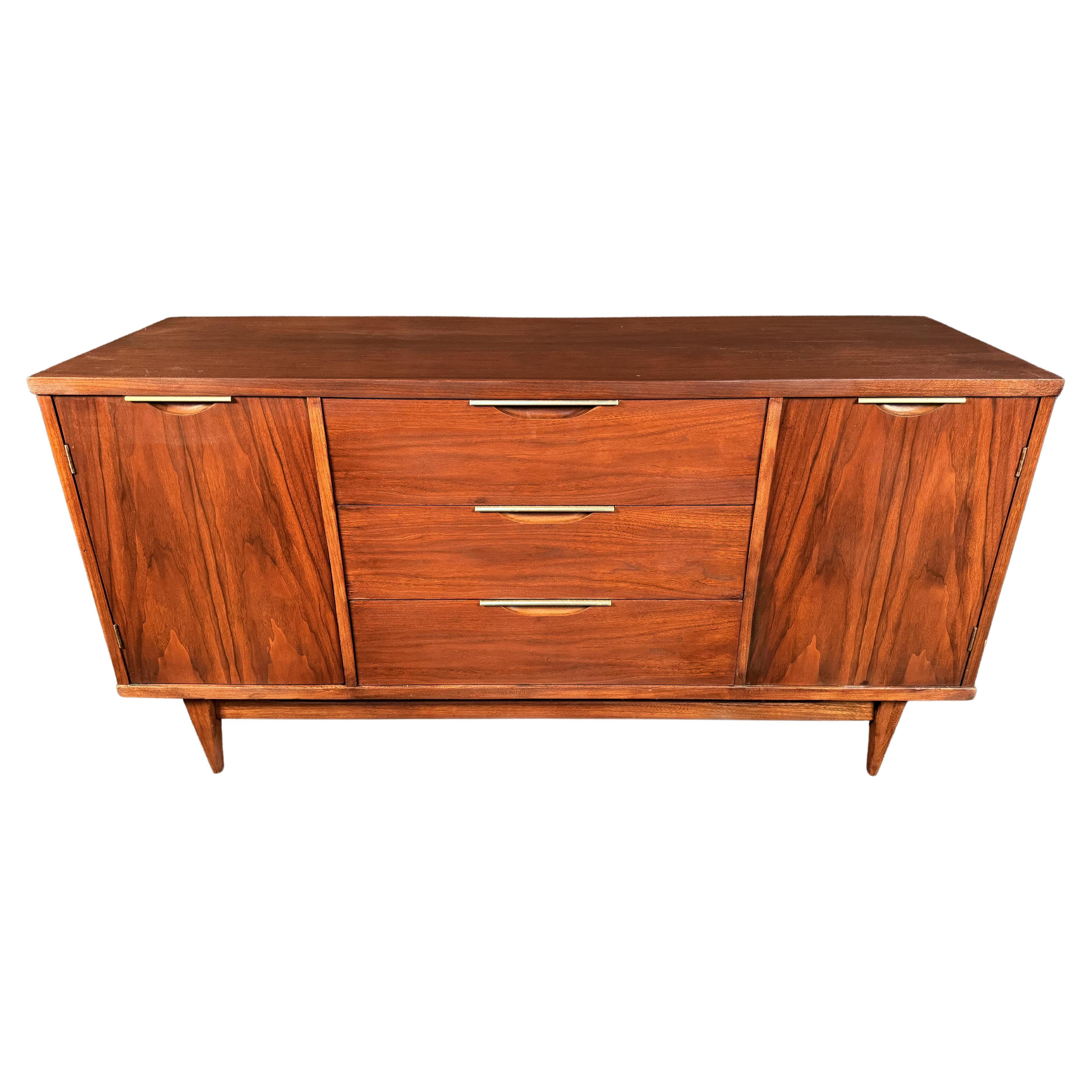 Mid-Century Modern Kent Coffey Perspecta Walnut Sideboard For Sale at 1stDibs