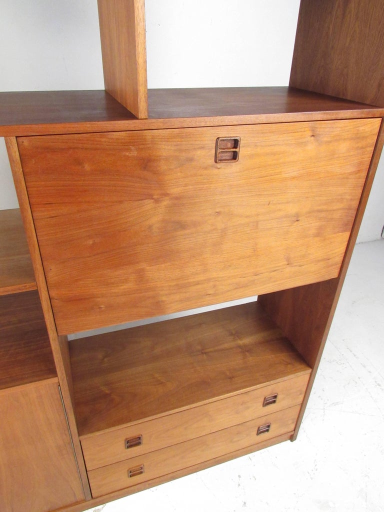 Mid-Century Modern Walnut Wall Unit or Room Divider For Sale at 1stDibs