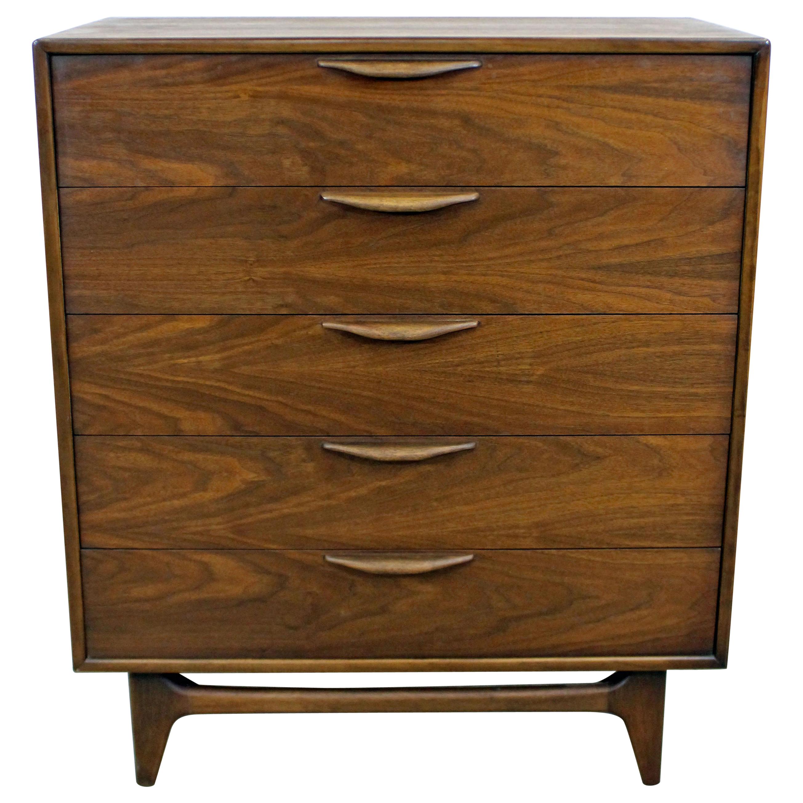 Mid-Century Modern Burled Chest of Drawers at 1stDibs
