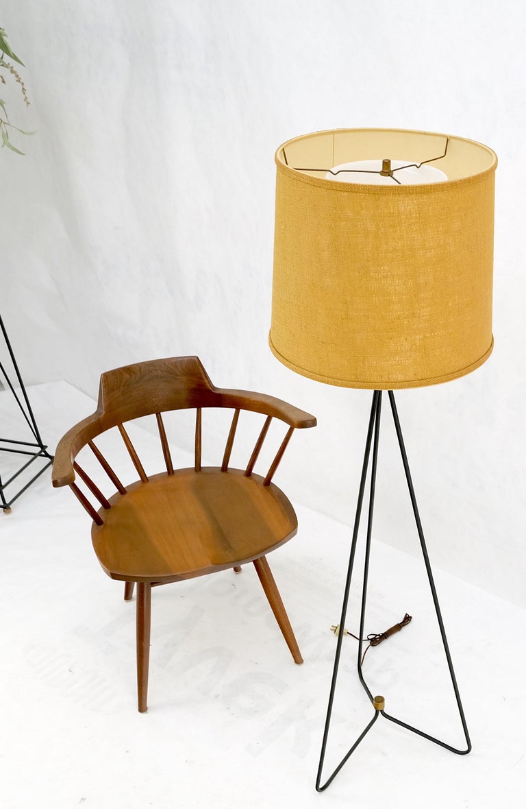Mid-Century Modern Wire Tripod Base Brass Finial Floor Lamp For Sale at ...