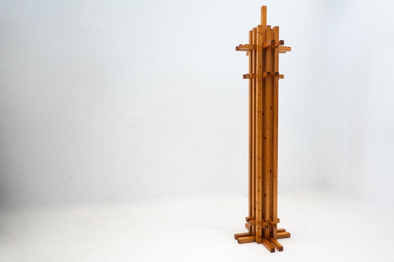 Mid-Century Modern Wooden Totem Coat Rack, Italy, 1960s For Sale at 1stDibs