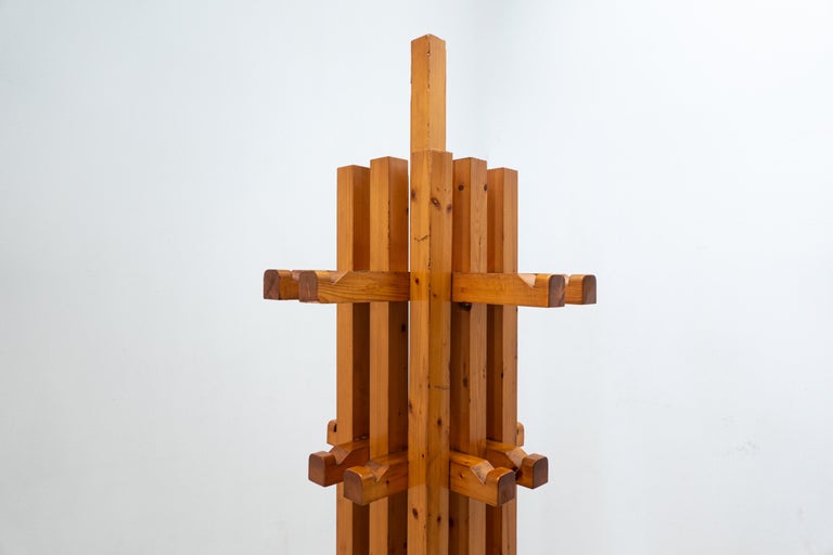 Mid-Century Modern Wooden Totem Coat Rack, Italy, 1960s For Sale at 1stDibs