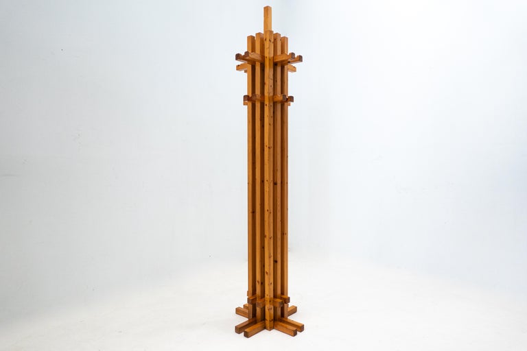 Mid-Century Modern Wooden Totem Coat Rack, Italy, 1960s For Sale at 1stDibs
