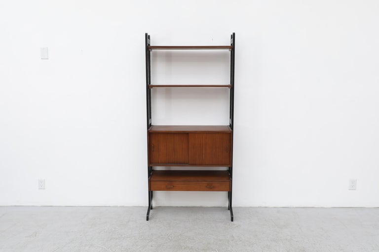 Mid-Century Modular Shelving Unit in the style of Poul Cadovius For ...