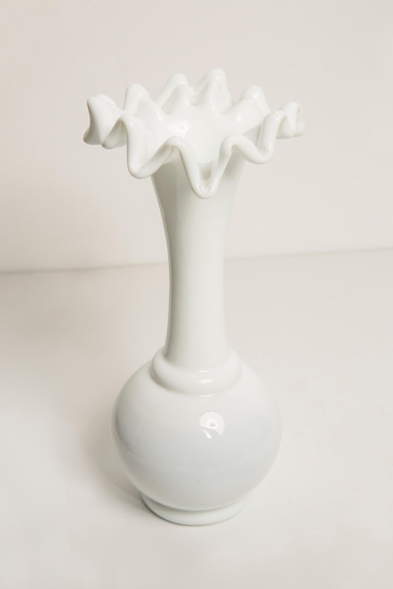 Midcentury Porcelain White Mini Vase with a Frill, Europe, 1960s For ...