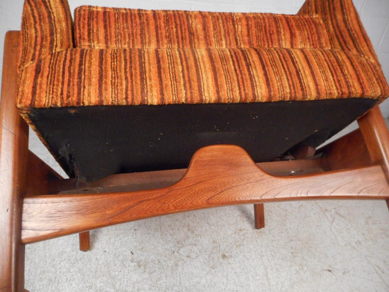 Midcentury Rocking Lounge Chair by Paoli Chair Co. at 1stDibs