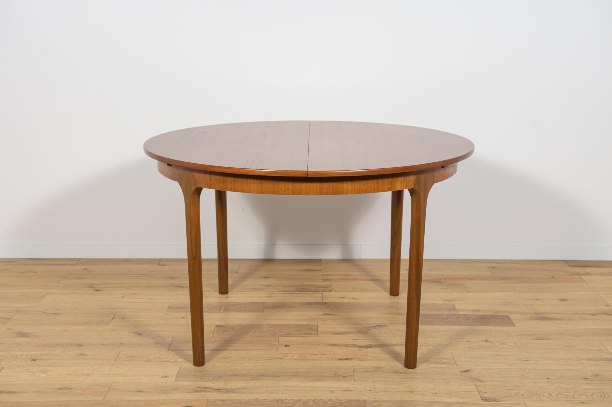 Mid-Century Round Extendable Dining Table from McIntosh, Great Britain ...