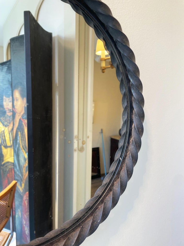 Mid-Century Round Mirror For Sale at 1stDibs