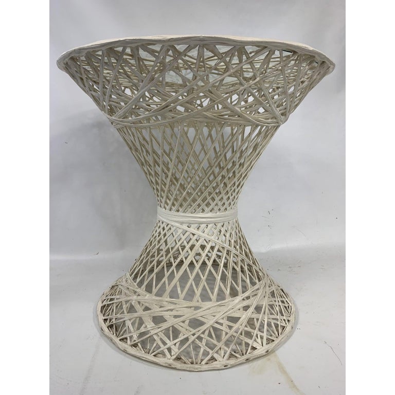 Mid-Century Russell Woodard Spun Fiberglass Stand at 1stDibs