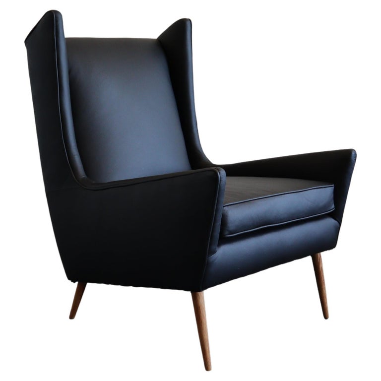 Mid Century Selig Lounge Chair in Leather For Sale at 1stDibs