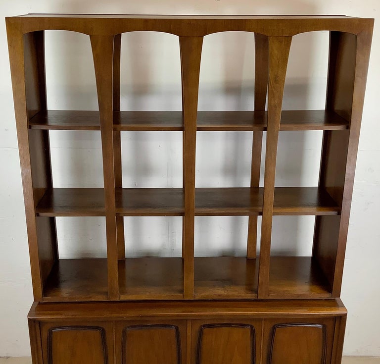 Mid-Century Sideboard with Display Topper by Broyhill Emphasis For Sale ...