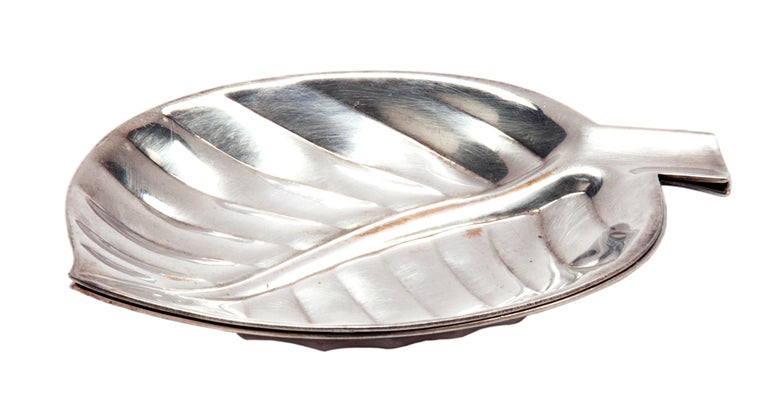 Mid Century Silverplate Leaf Trays For Sale at 1stDibs