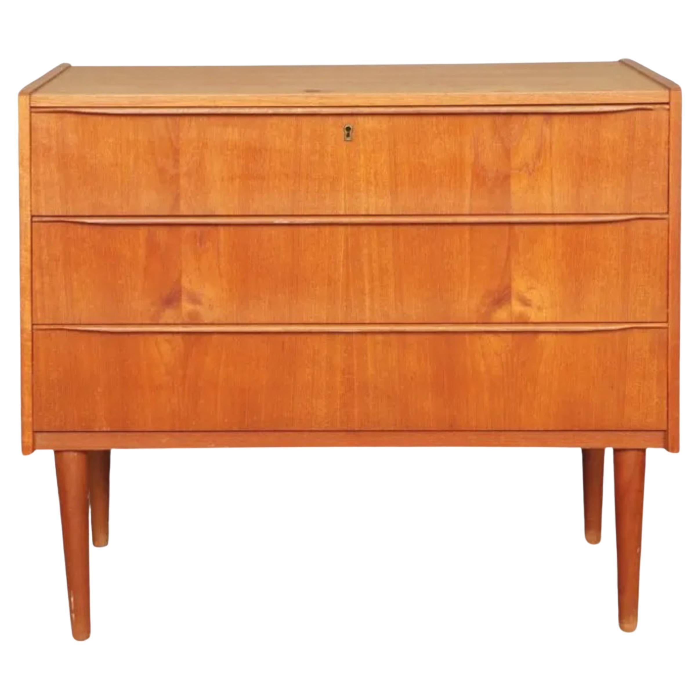 Mid-Century Small Teak Dresser With 3 Drawers For Sale at 1stDibs