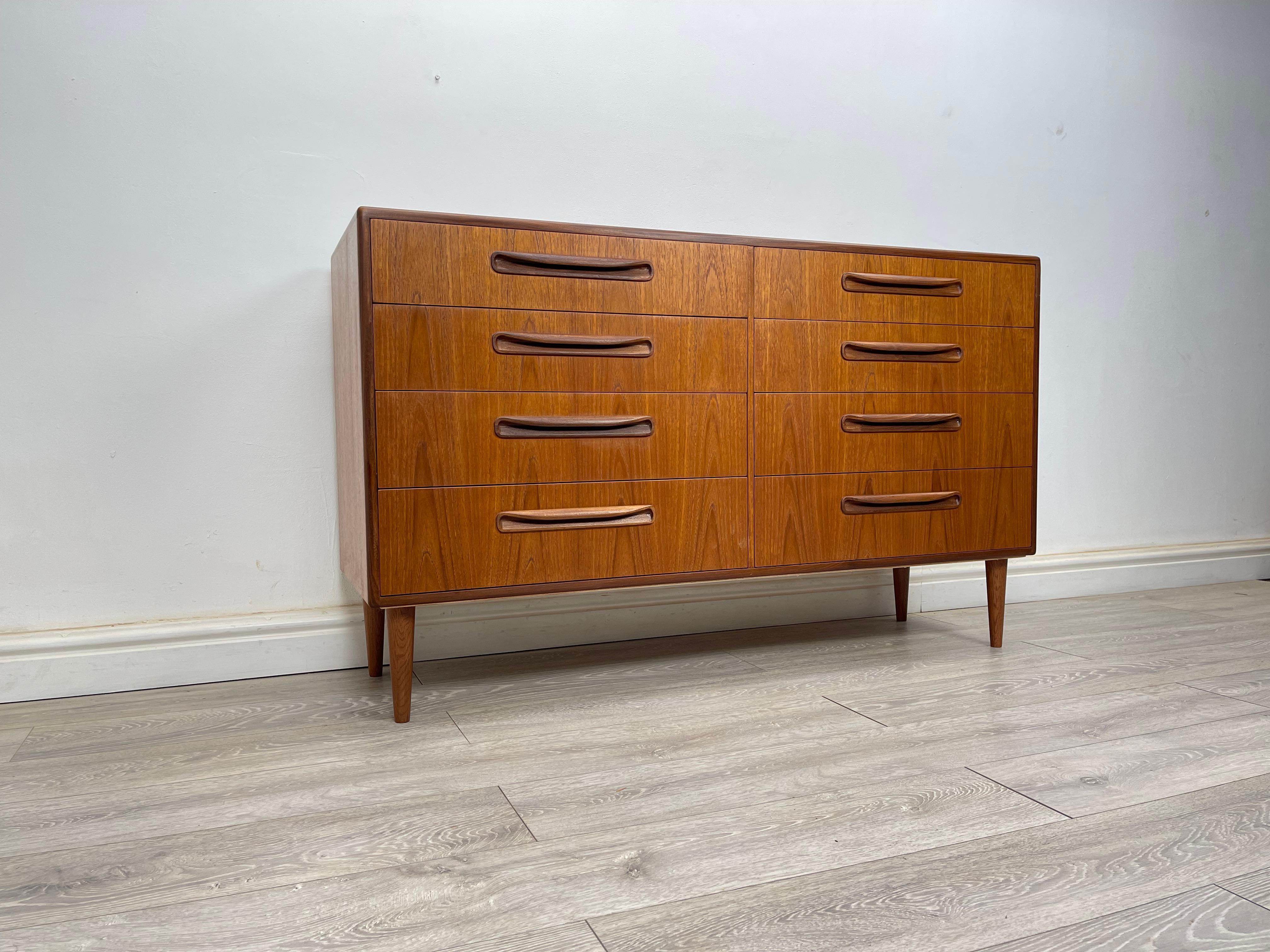 Mid century teak double chest of drawers For Sale at 1stDibs