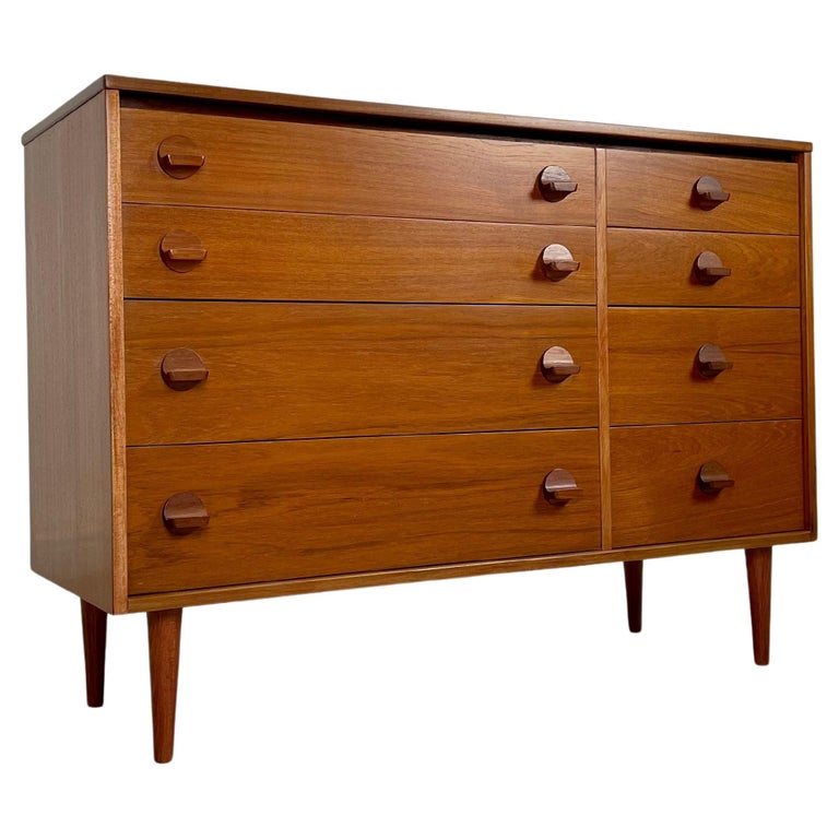 Commode double en teck du milieu du siècle En vente sur 1stDibs