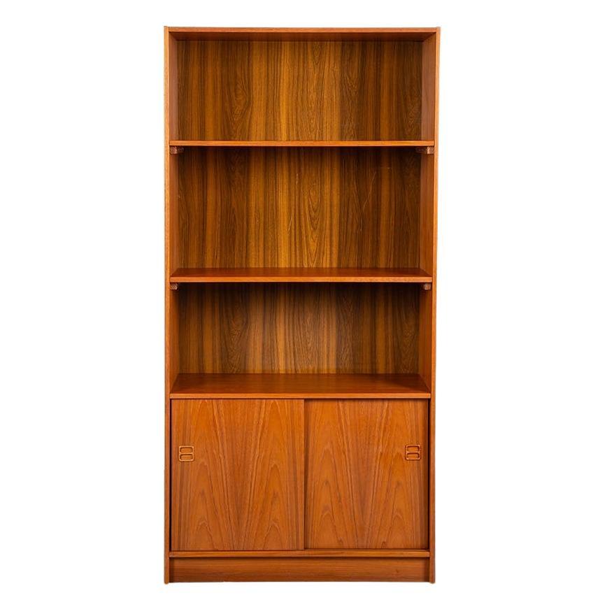 Mid-Century Teak Bookcase For Sale at 1stDibs